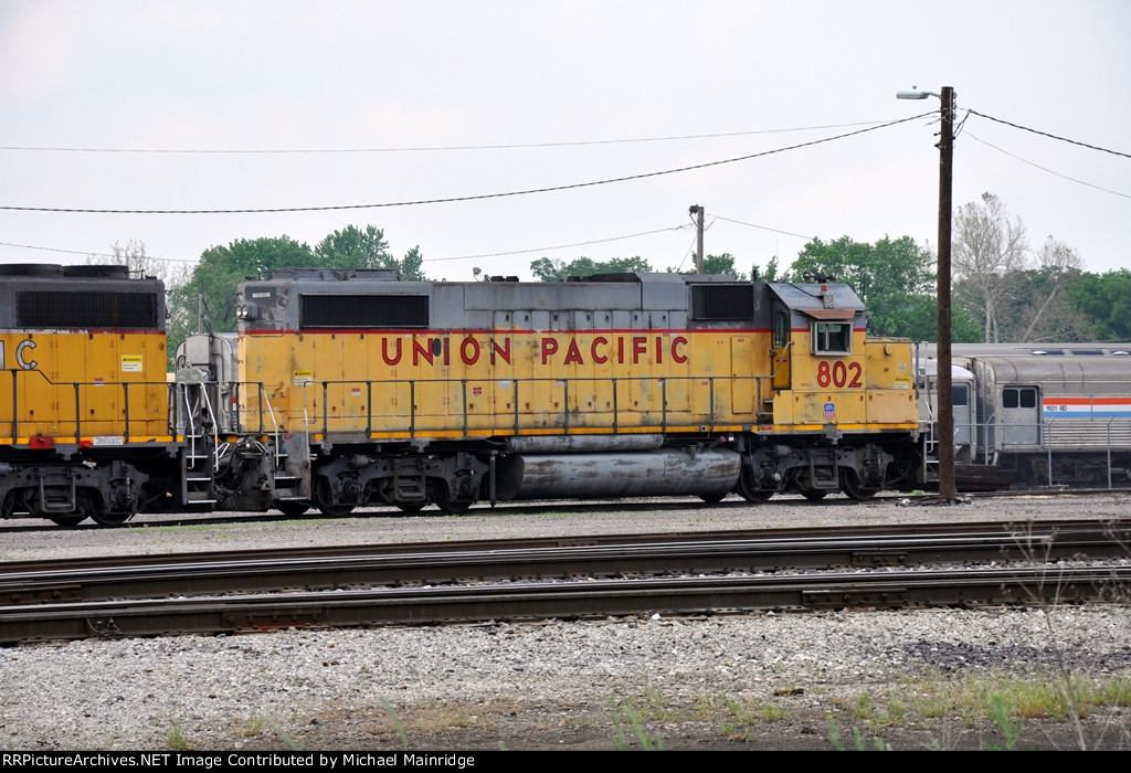 UP 802 GP38-2